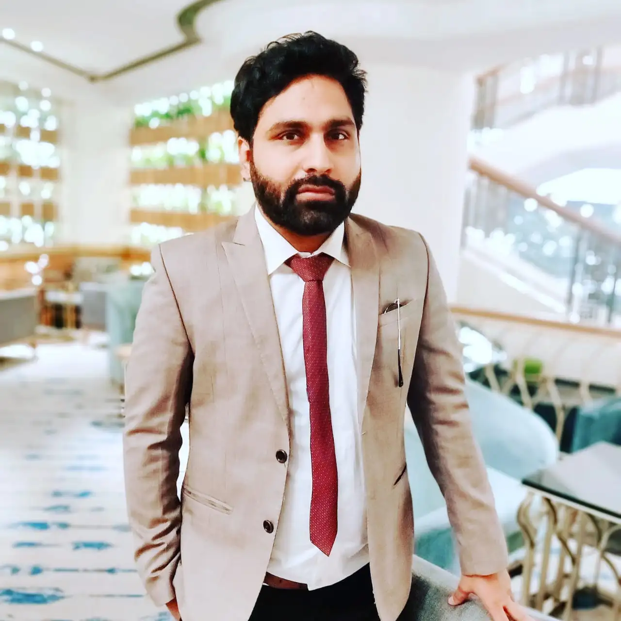 Kashmir Travel Industry: 'One good tourist brings 10 more.' Travel ...