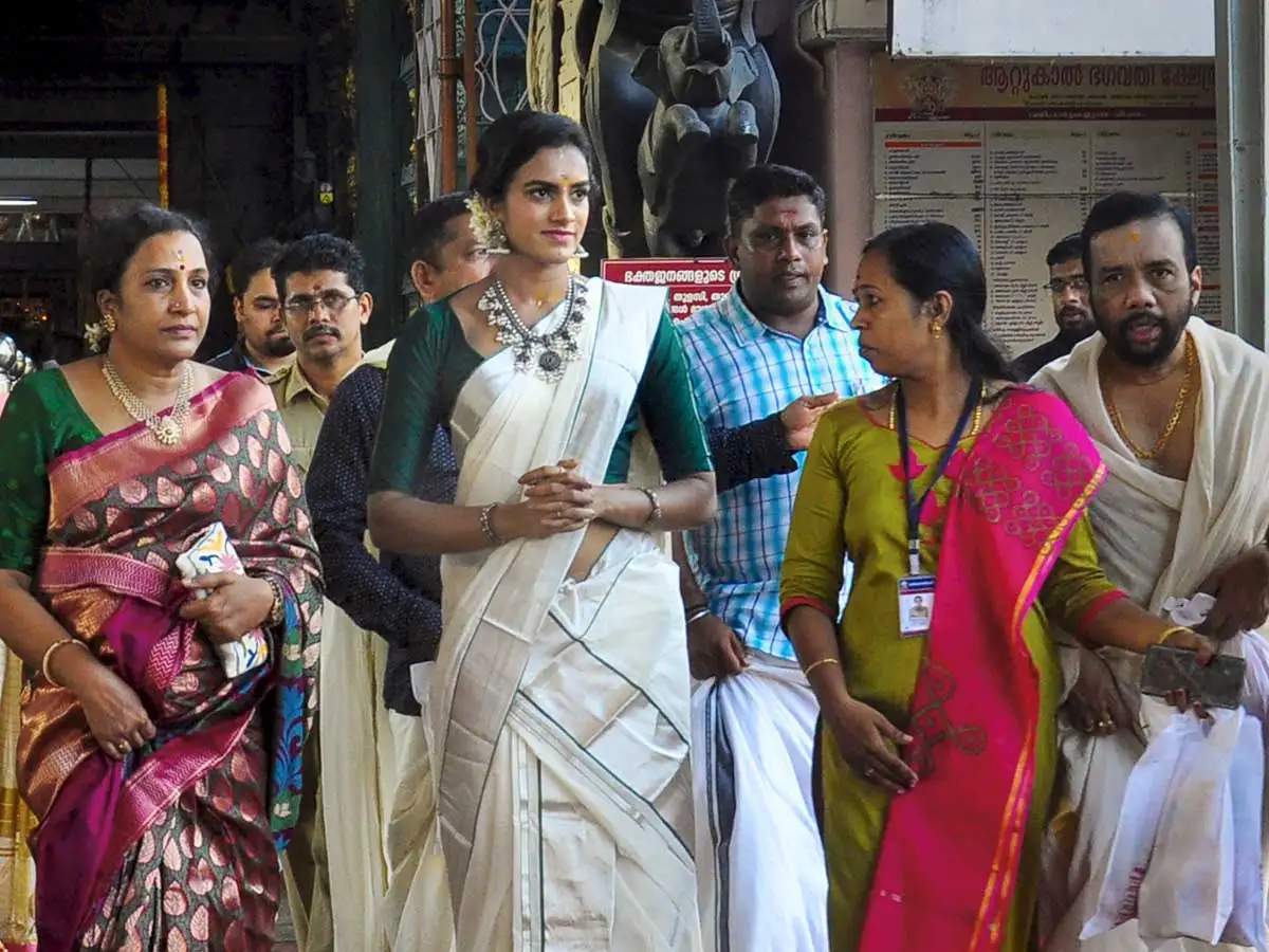 P. V. Sindhu: The champ returns! Sindhu comes home to prayers, parades ...