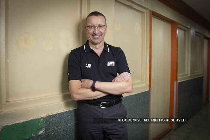 Martin Schwenk: Recliners chairs, messy den & books: Mercedes-Benz ...