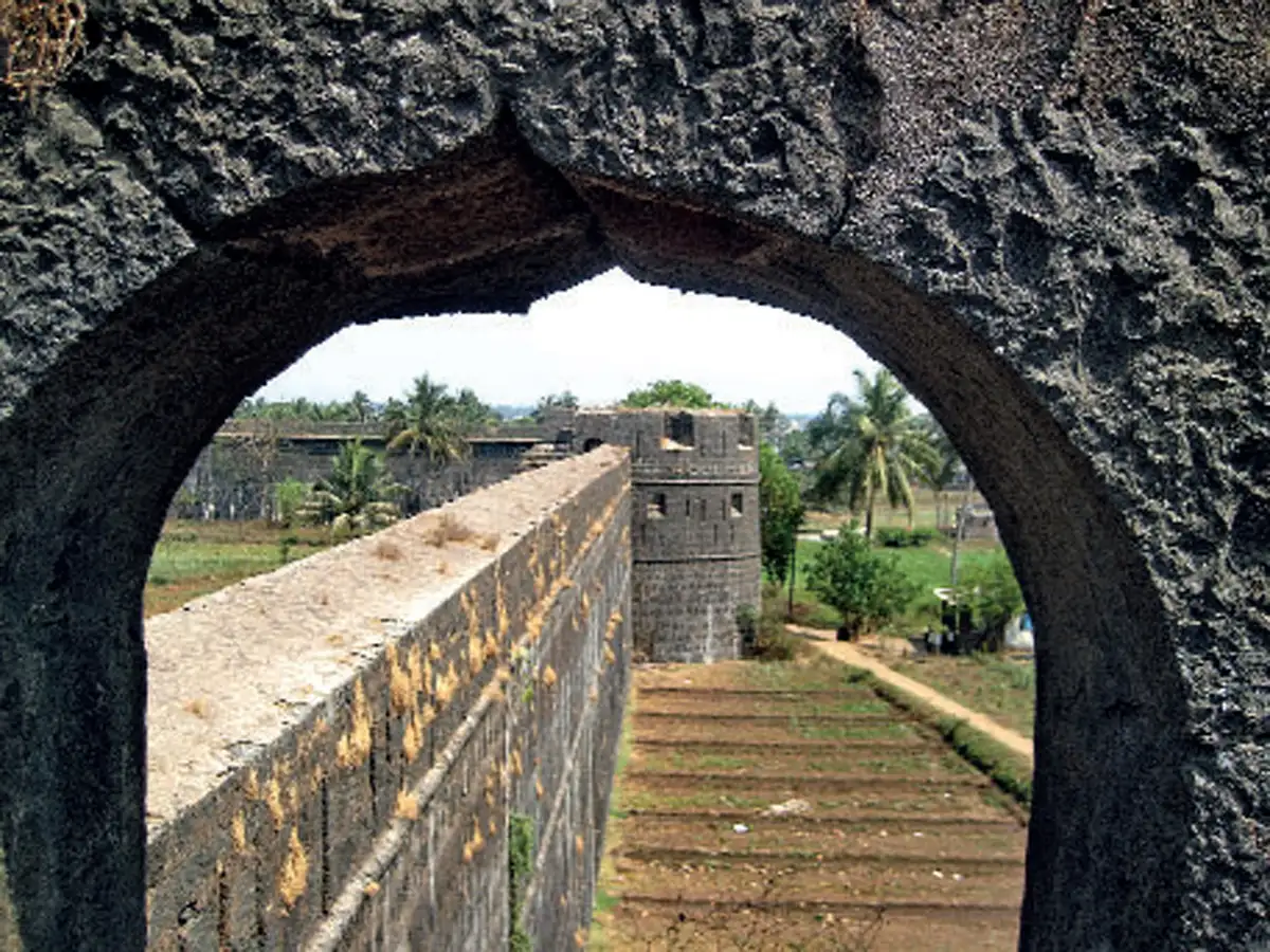 Guardians of Mumbai: Khanderi-Underi and Arnala - The Economic Times