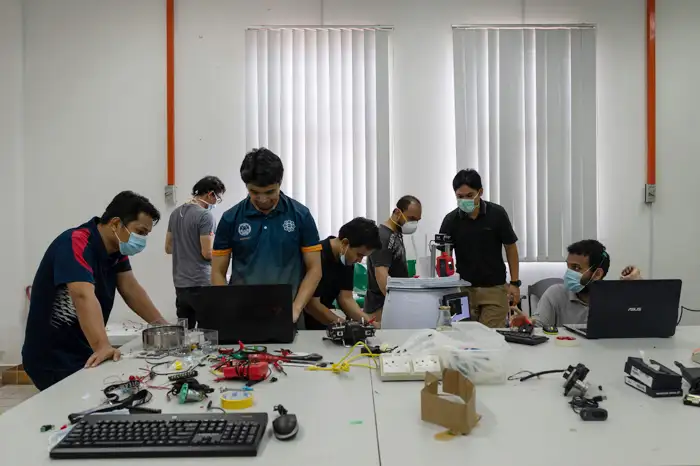 Doctor-on-wheels to do rounds in Malaysian wards: 'Medibot' can treat ...