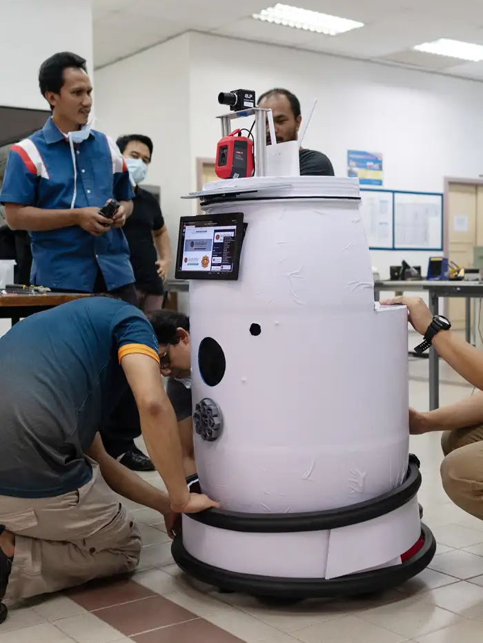 Doctor-on-wheels to do rounds in Malaysian wards: 'Medibot' can treat ...