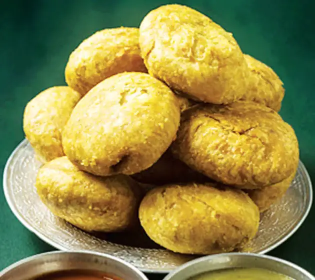 The art of making roti: Indian bread has many forms - Baqarkhani, baati ...