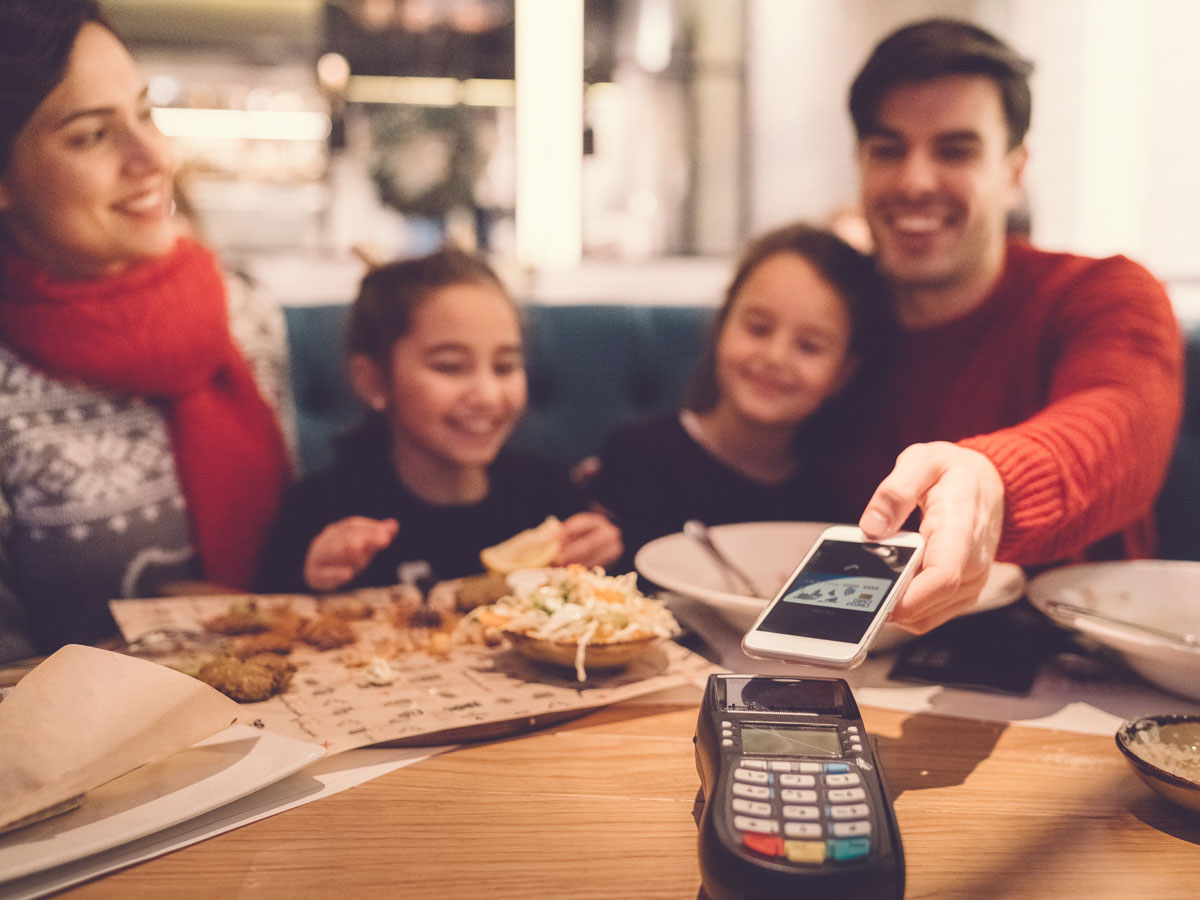 contactless dining: Digital ordering, live feed from the kitchen ...
