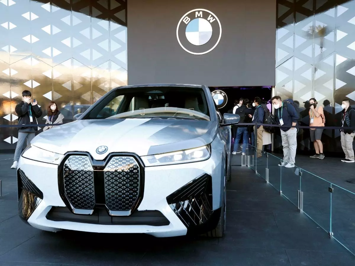 CES 2022: Behold, the world's first car that changes colour! BMW ...