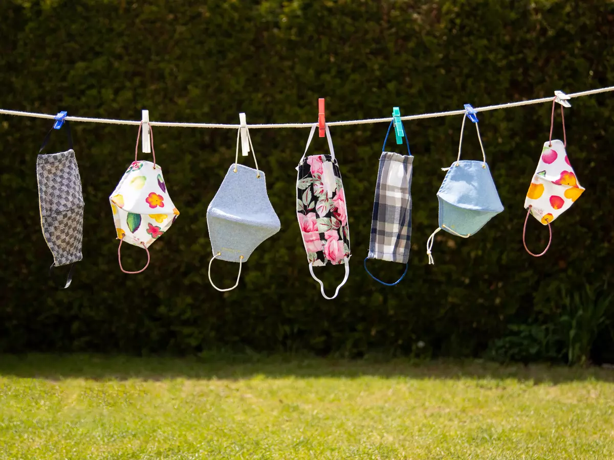 Don't throw away the fabric masks. They are perfect as a double masking ...