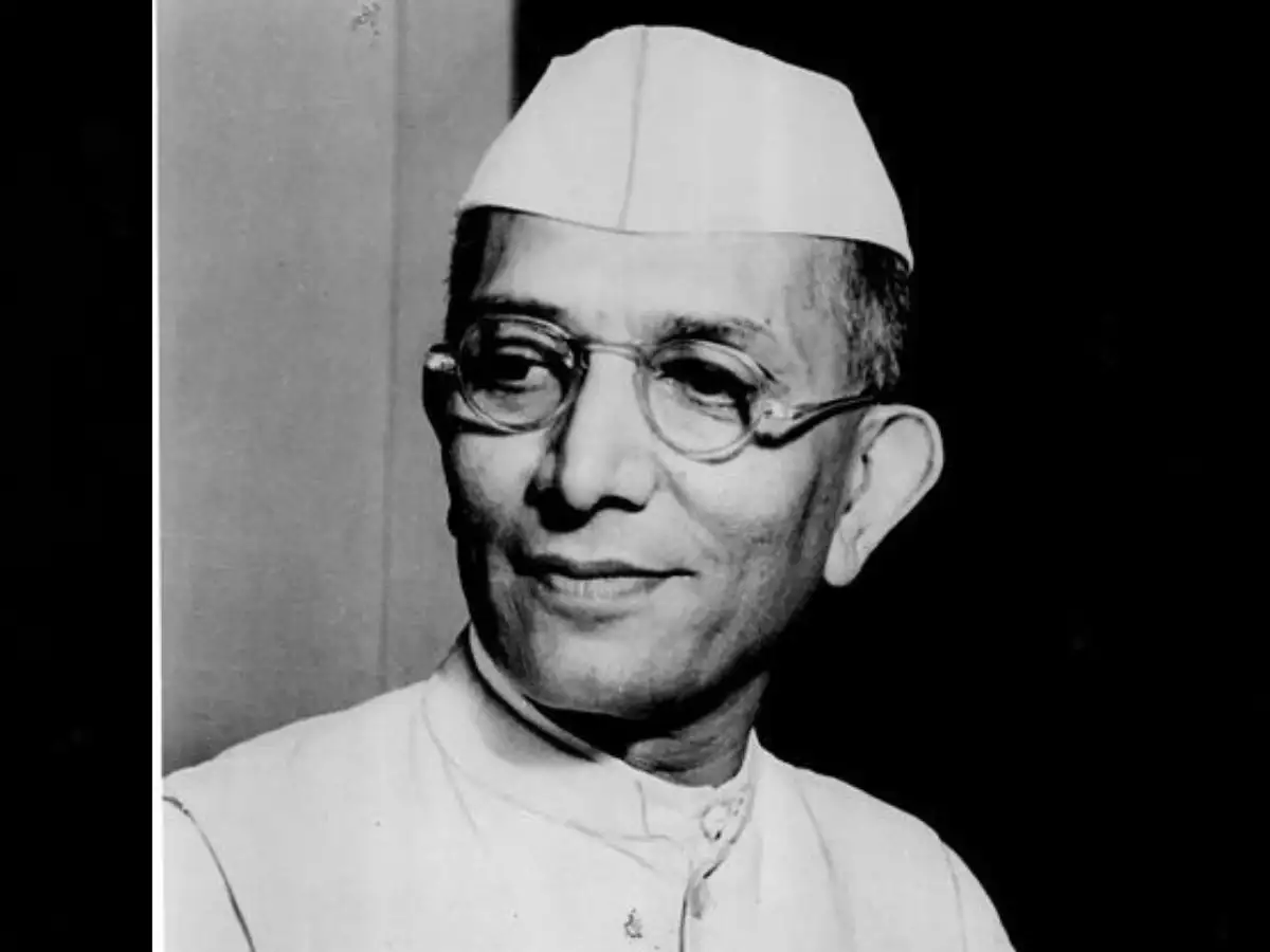 Bow tie & pinstripe, to Nehru coat and ikat prints: Your guide to Union ...