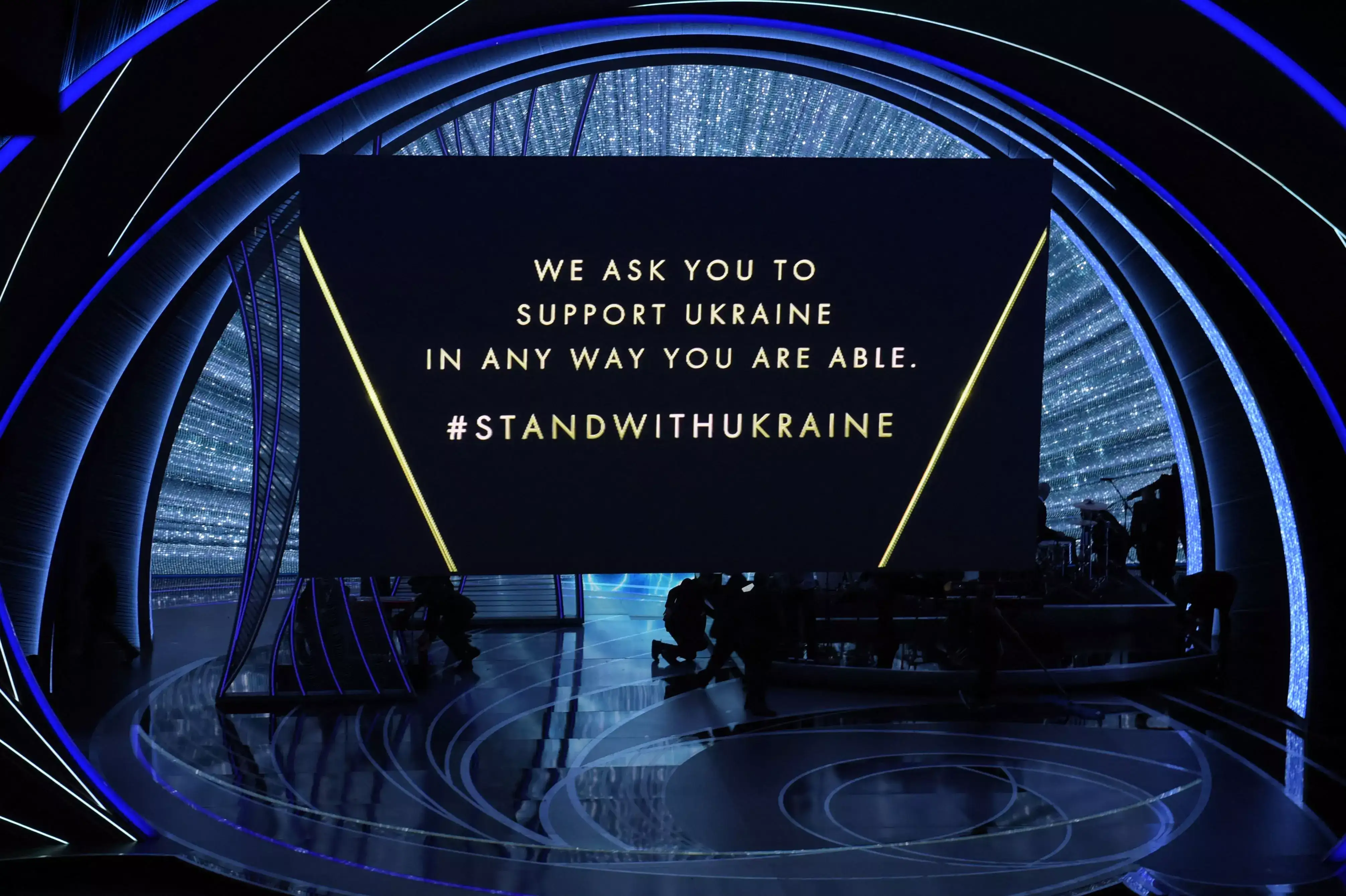 Oscars show support for Ukraine, go silent for 30 seconds - The ...