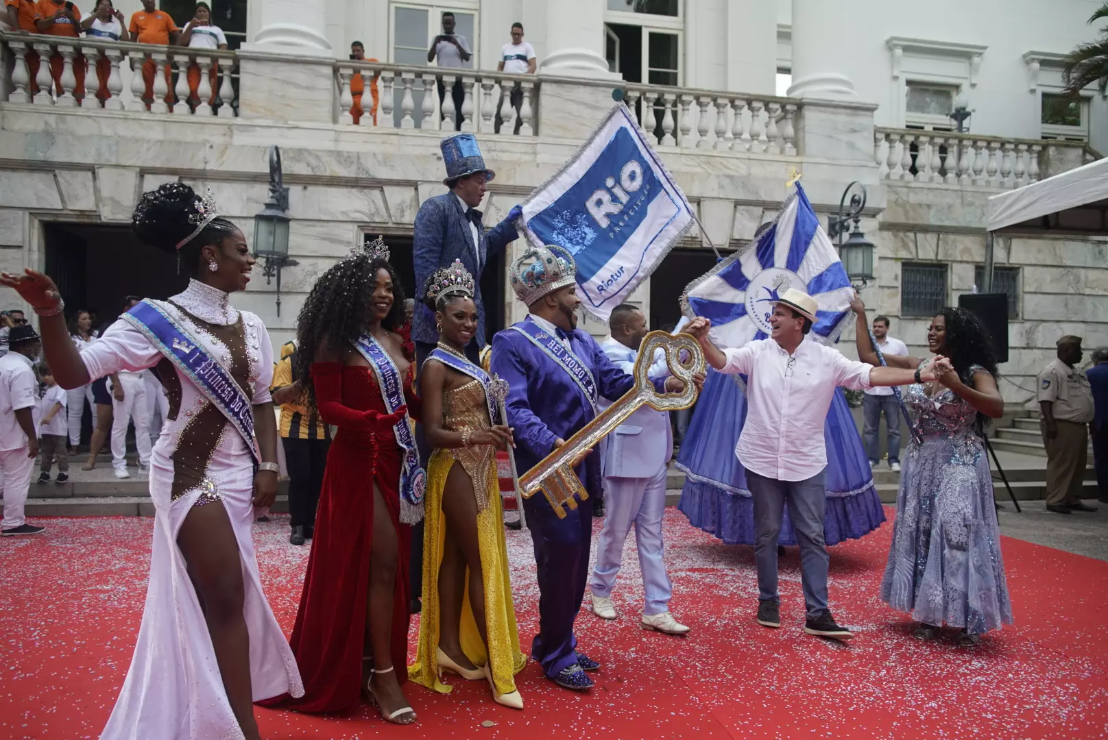 brazil carnival: Brazil holds 1st carnival since Covid; Rio comes alive ...