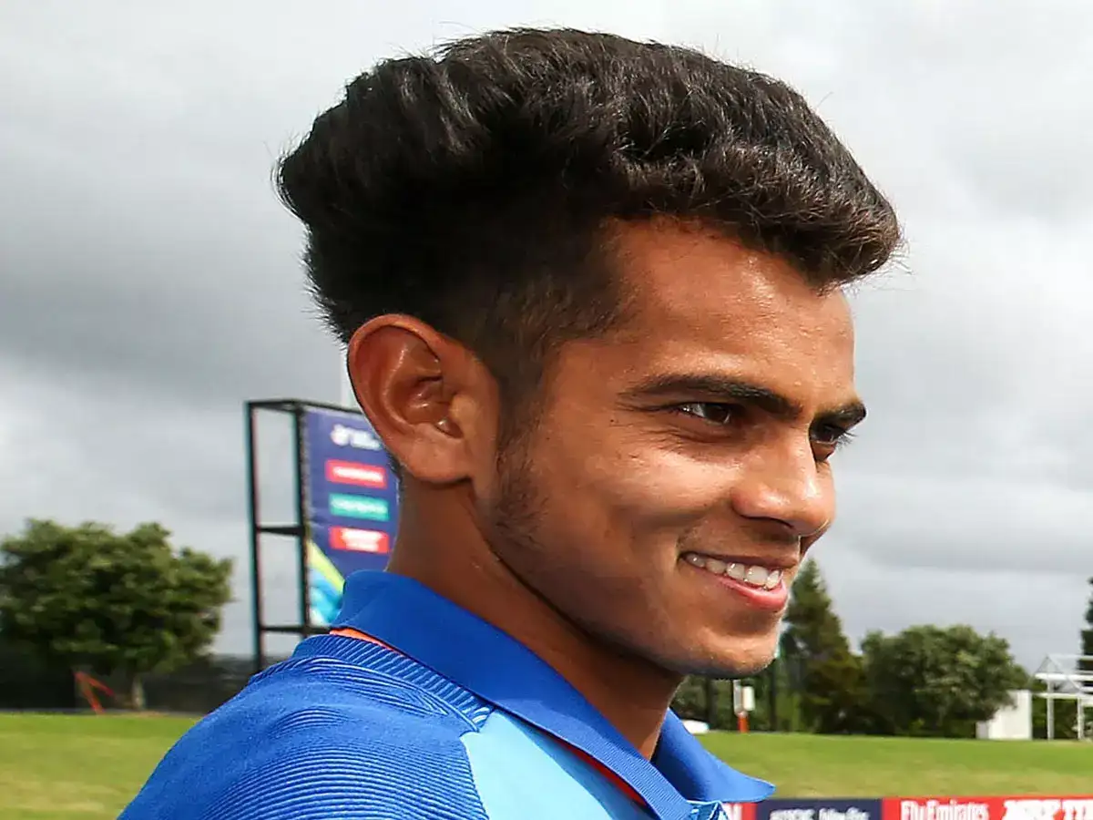 india leicestershire match: Upset with demanding fan, Virat Kohli comes ...