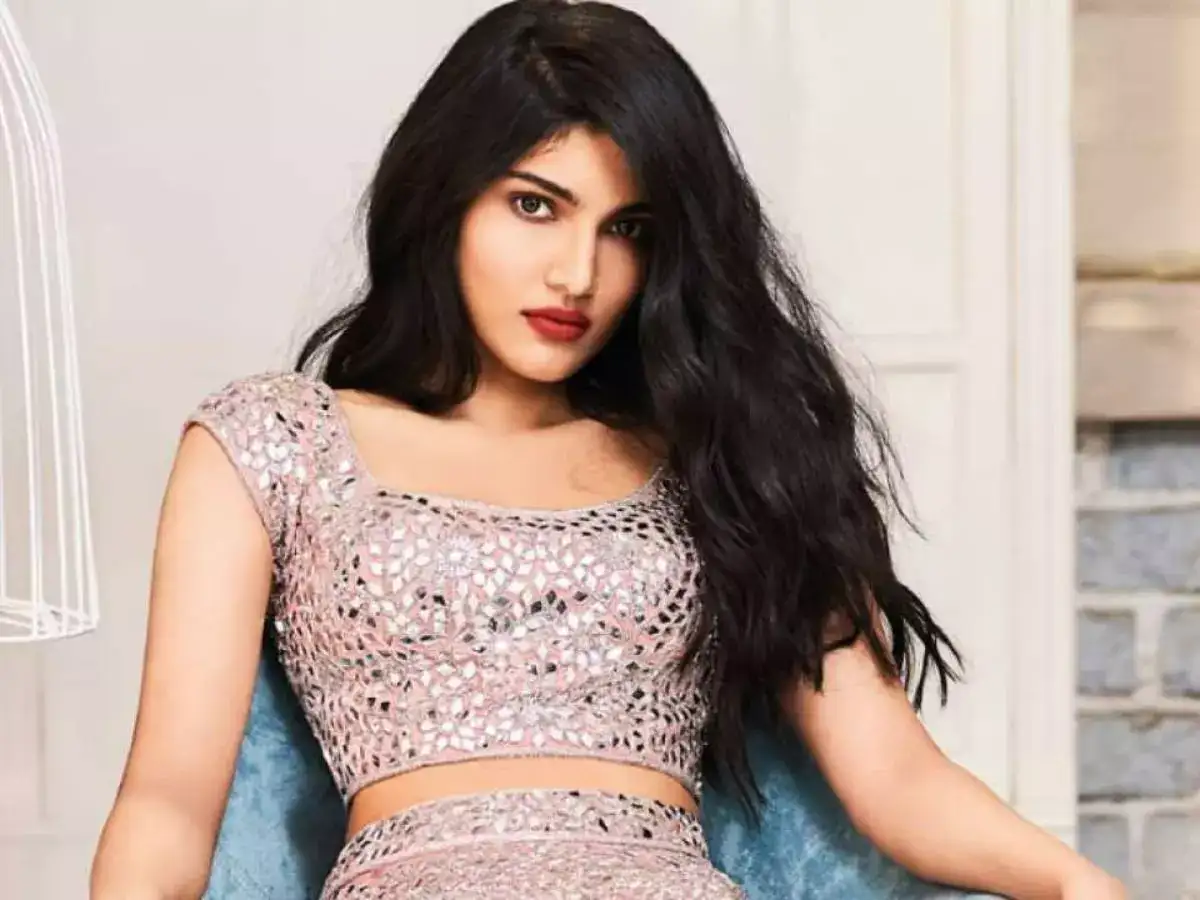 suhana khan: From Suhana Khan to Pashmina Roshan, 7 B'town star kids set to debut in 2023 - The ...