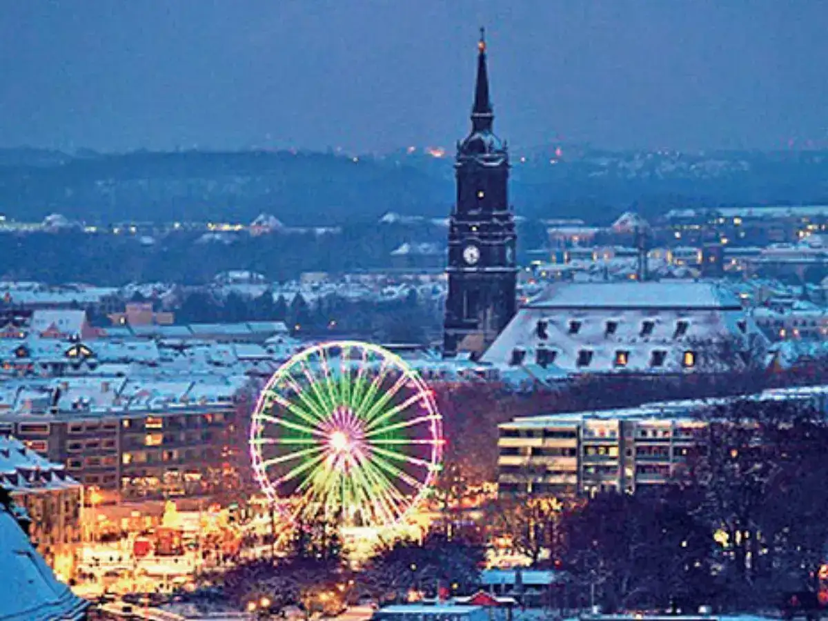 Shopping delights at global Christmas markets - The Economic Times