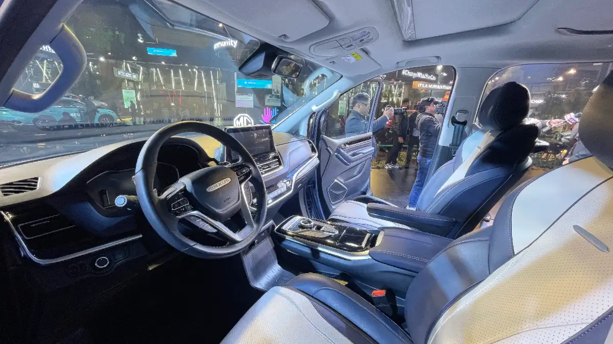 mg euniq 7: Auto expo 2023: MG Motor drives in Euniq 7 hydrogen cell ...