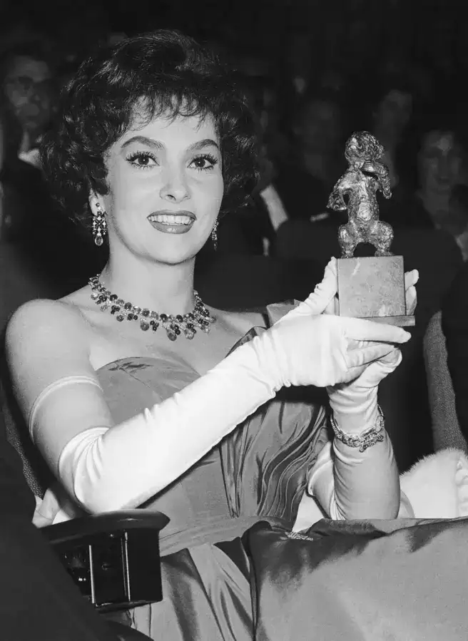 Gina Lollobrigida death: Italian film legend Gina Lollobrigida passes ...