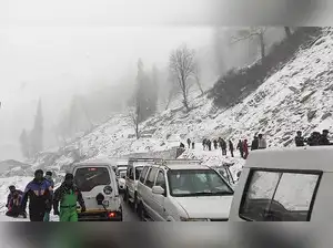 himachal pradesh: Himachal Pradesh: Lahaul-Spiti district receives fresh snowfall - The Economic ...