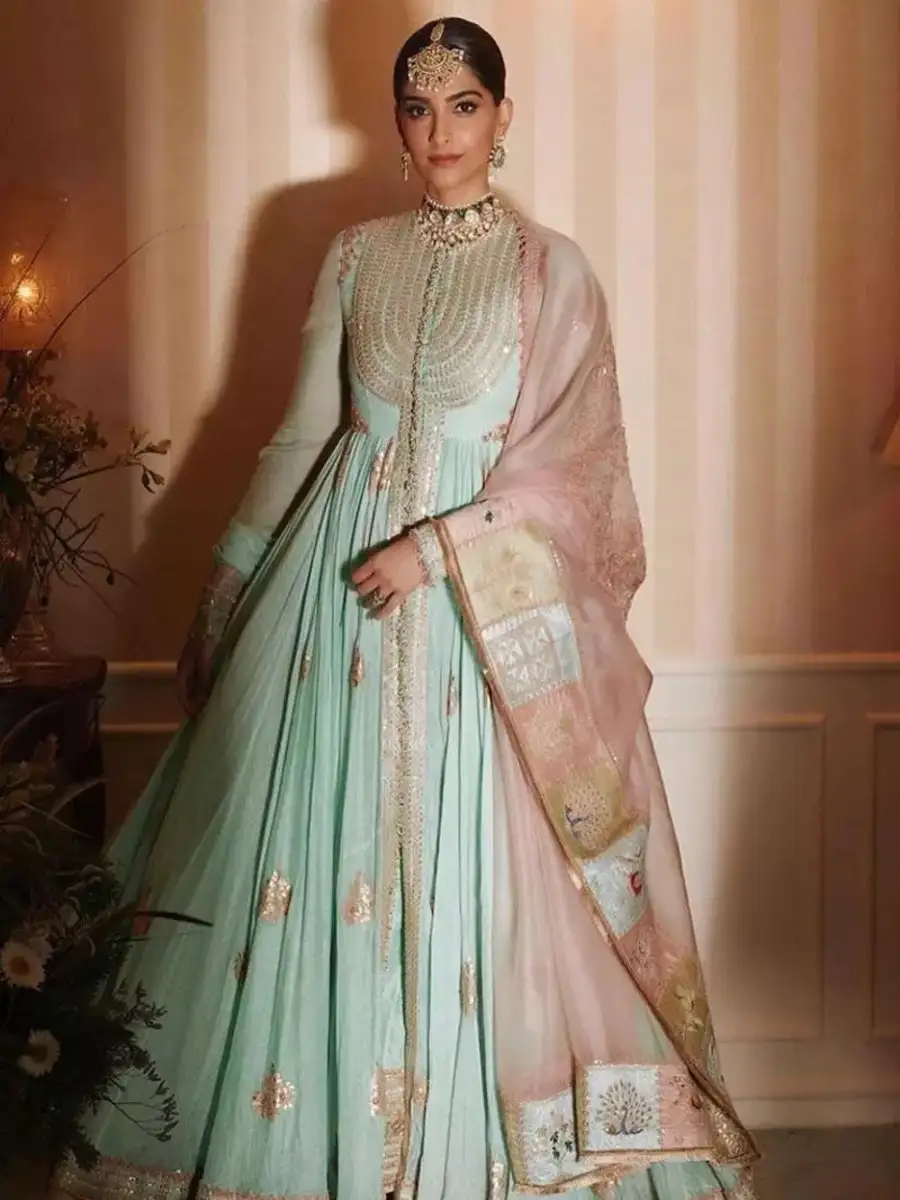 8 Bollywood actresses in anarkali outfit | mirchiplus