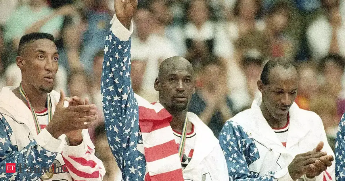 Michael Jordan's 'Dream Team' jacket from 1992 Barcelona Olympics ...