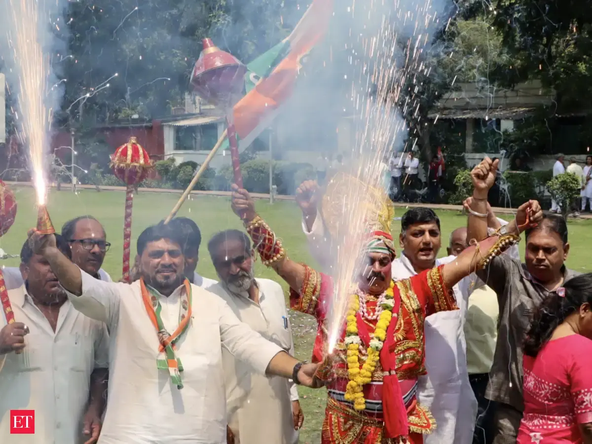 Watch: 'Jai Bajrangbali' chants in Congress offices as supporters taunt ...