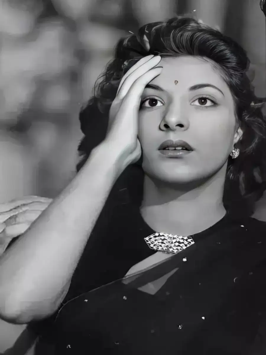 Nargis Dutt's unseen pictures | mirchiplus