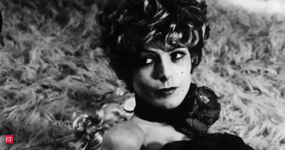 margit carstensen death news: German actress Margit Carstensen, who ...