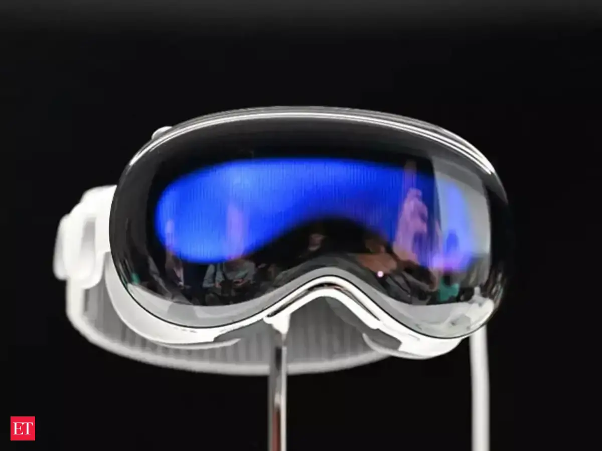 Watch: Apple unveils sleek, $3,500 ‘Vision Pro’ goggles as it wades ...