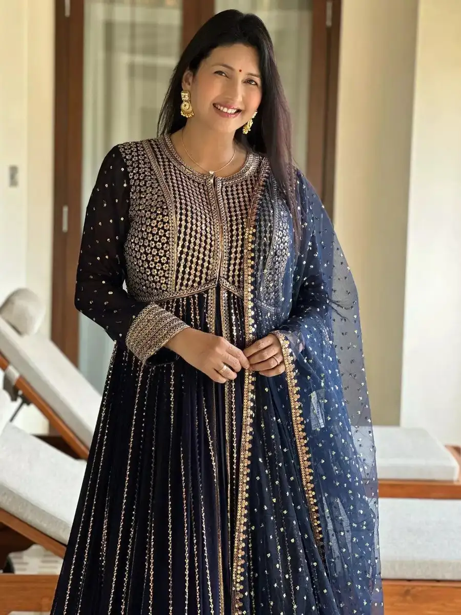 Deepti Bhatnagar Best Looks Mirchiplus