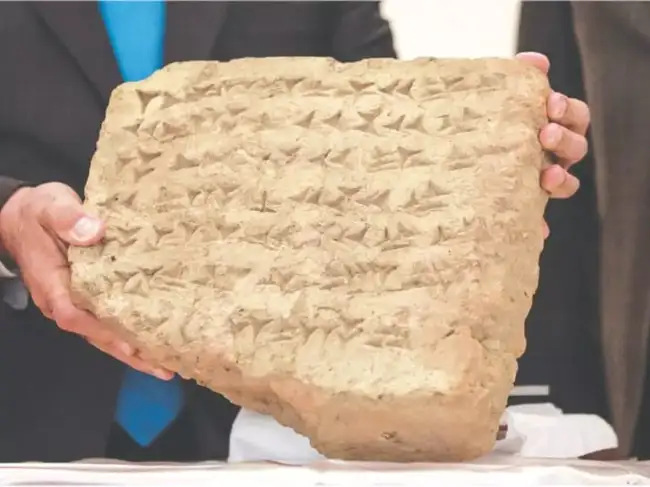 2,800-yr-old Assyrian stone tablet unveiled at Iraqi museum - The ...