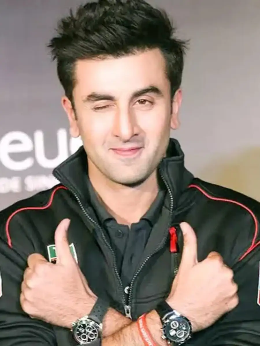 7 Bollywood actors and their clean shaven look | mirchiplus