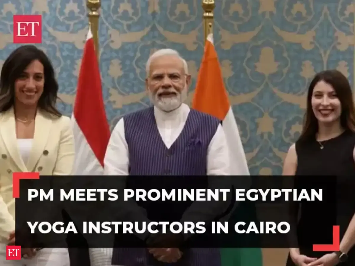 pm modi: PM Modi in Egypt: Prime Minister meets Egyptian Yoga ...