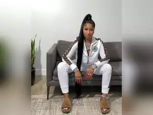 nicki minaj: Nicki Minaj delights fans with Pink Friday 2 album ...