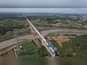 Bullet train project work progresses steadily, three river bridges ...