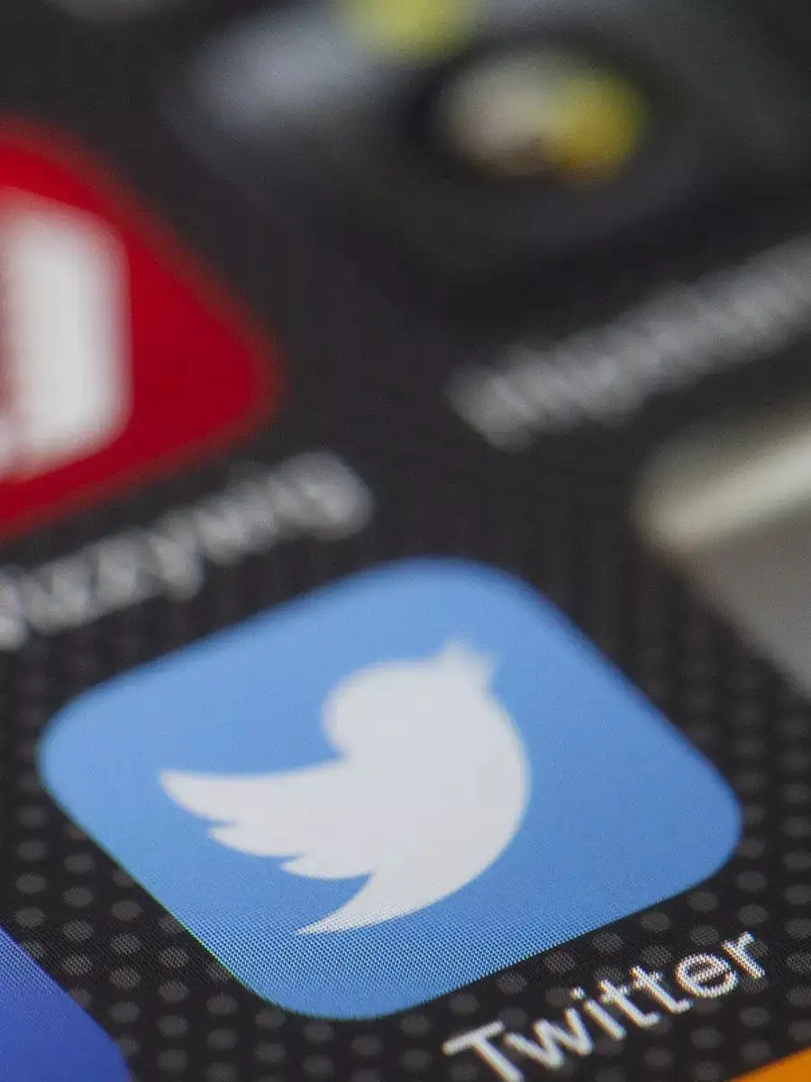 10 Things Twitter Can Do That Threads Can't | NewsPoint