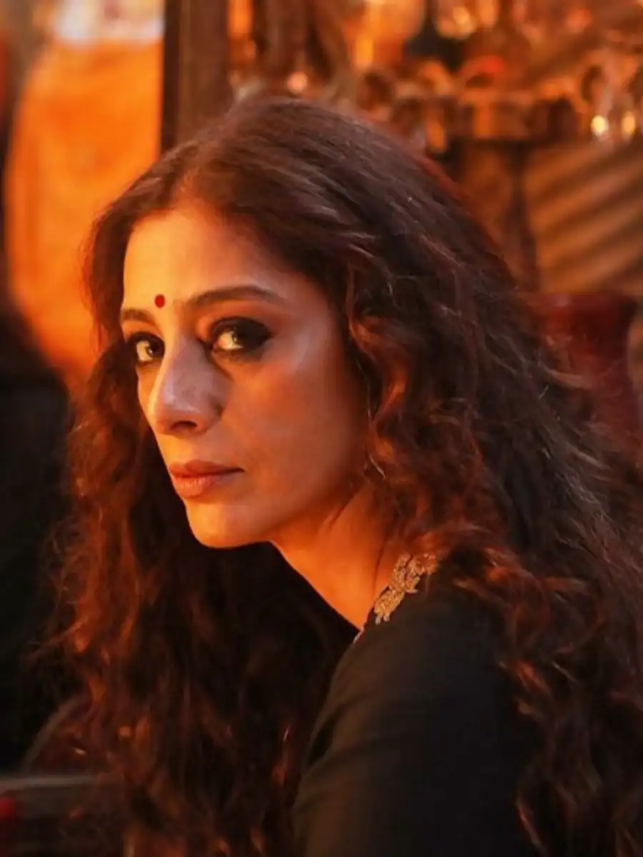 Tabu's forever young looks | mirchiplus