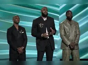 Lebron James jersey Number: LeBron James Makes Jersey Number Change ...