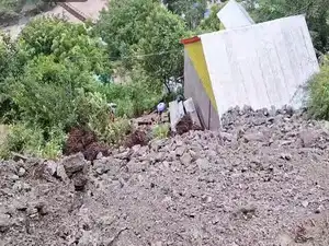 landslide: Landslide in Maharashtra's Raigad, 22 people rescued, many others feared trapped ...