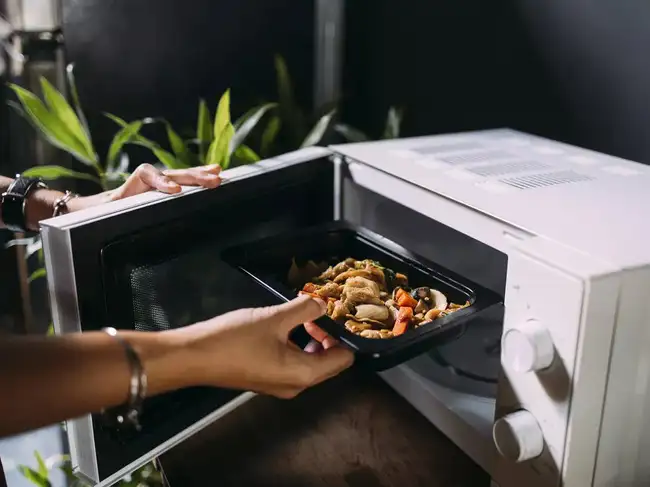 Time to junk plastic: Microwaving food containers can expose you to ...