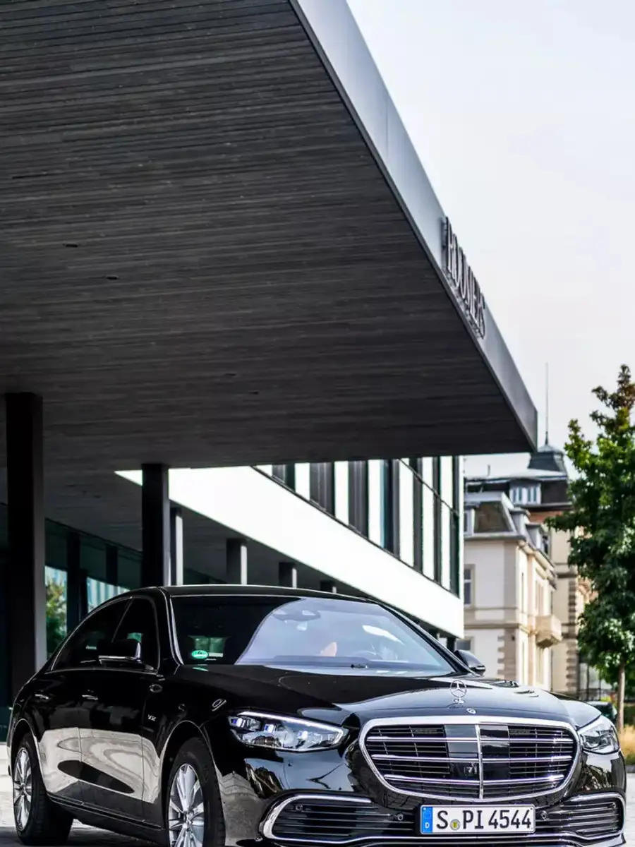 Mukesh Ambani’s entourage gets a new ₹10 crore bulletproof Mercedes ...