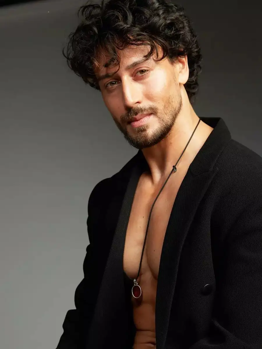 8 Most aggressive Bollywood actors | mirchiplus