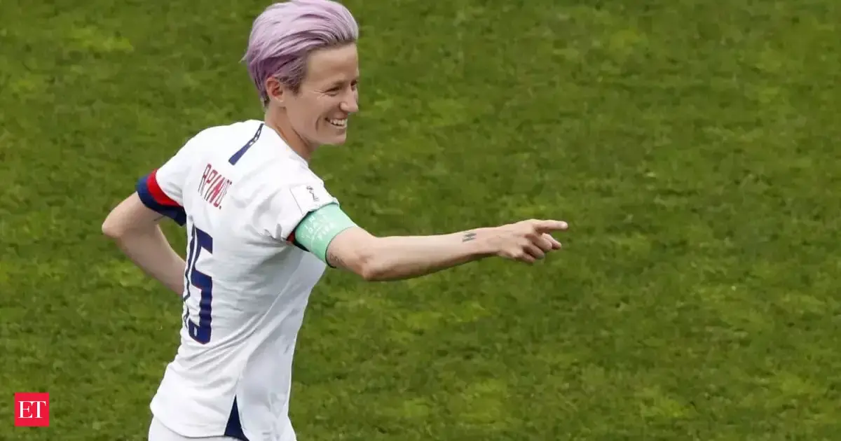 Fans express outrage as USWNT legend Megan Rapinoe laughs after missing ...