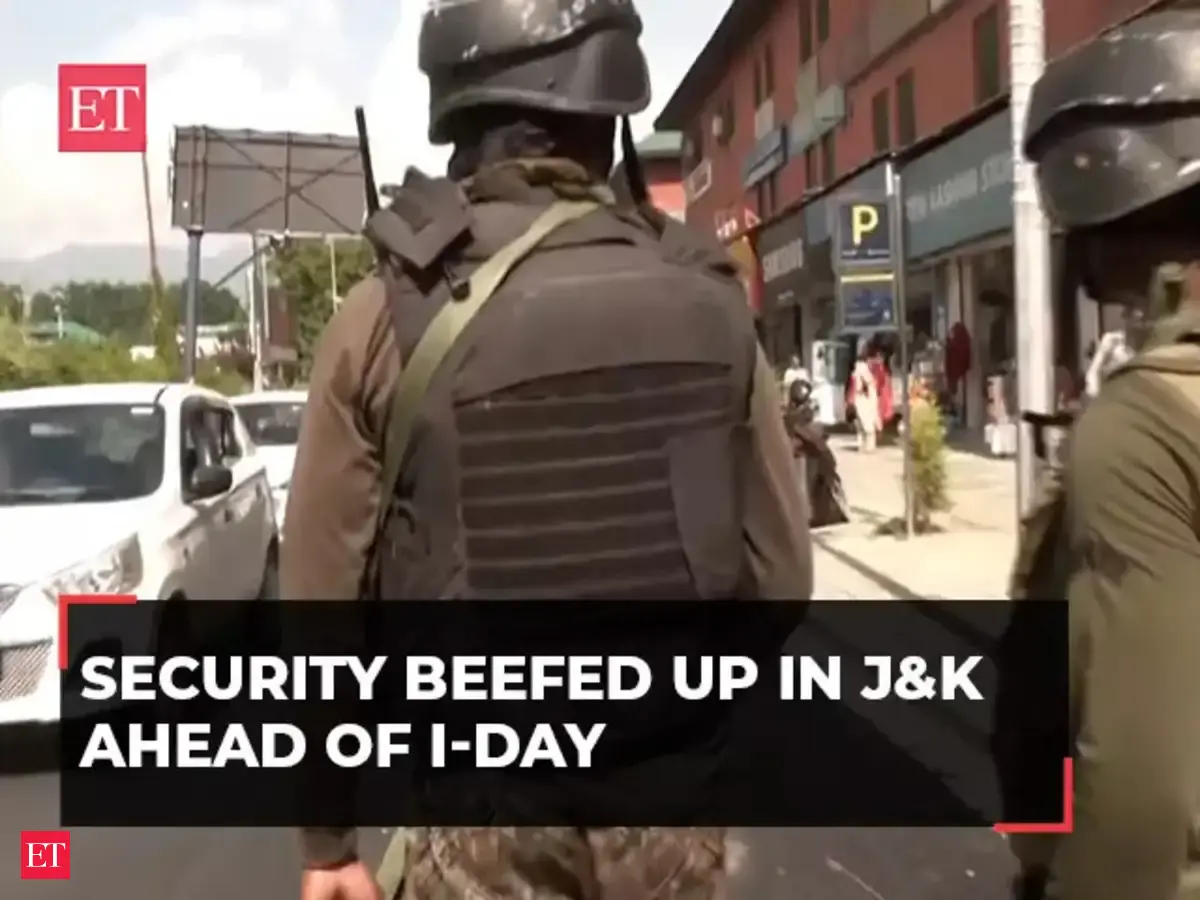 security: J&K: Security beefed up in Srinagar ahead of Independence Day ...