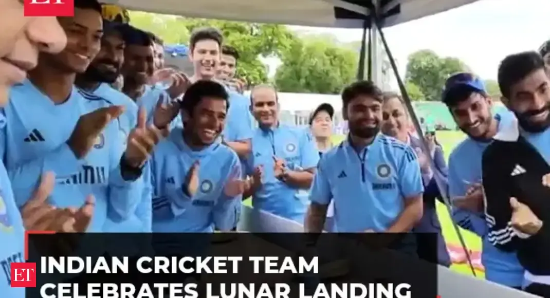 moon landing: Indian cricket team celebrates Chandrayaan-3 lunar ...
