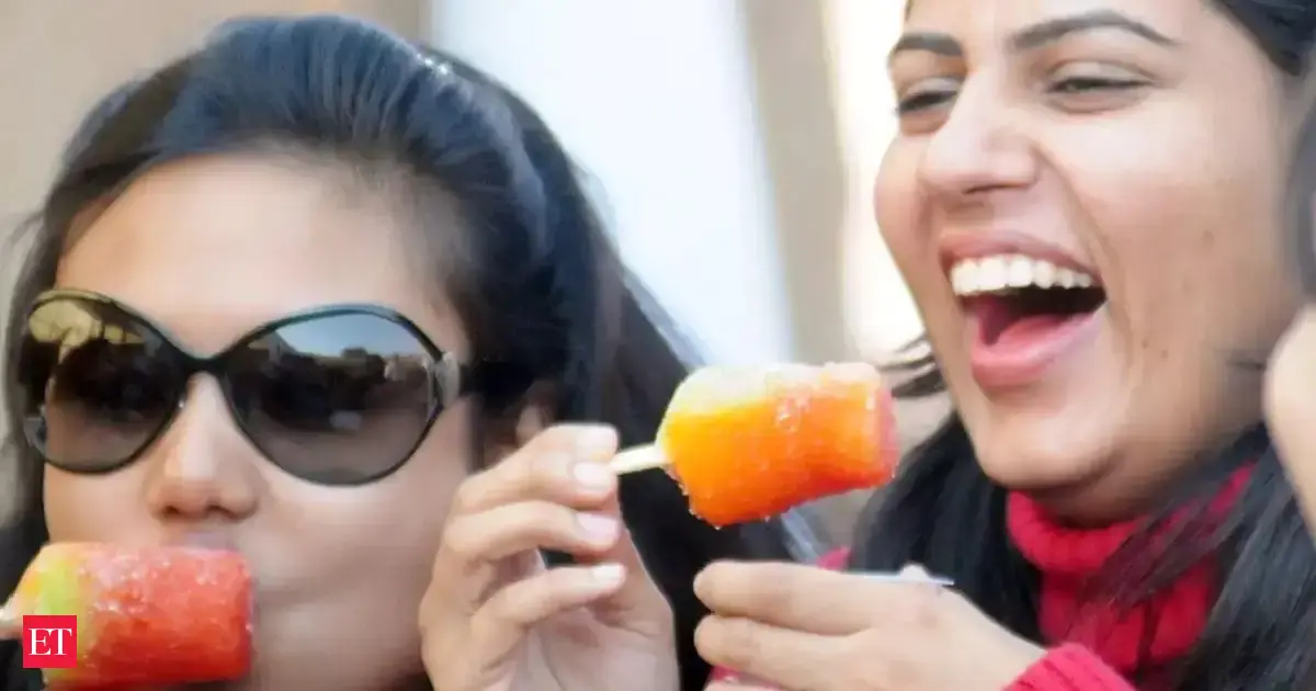 chuski: Savouring an ice gola in summer - The Economic Times