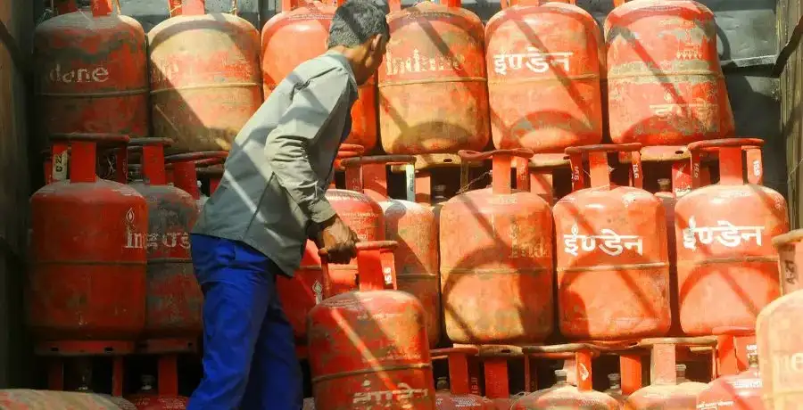 lpg cylinder price: LPG price in your city after rate cut by govt ...