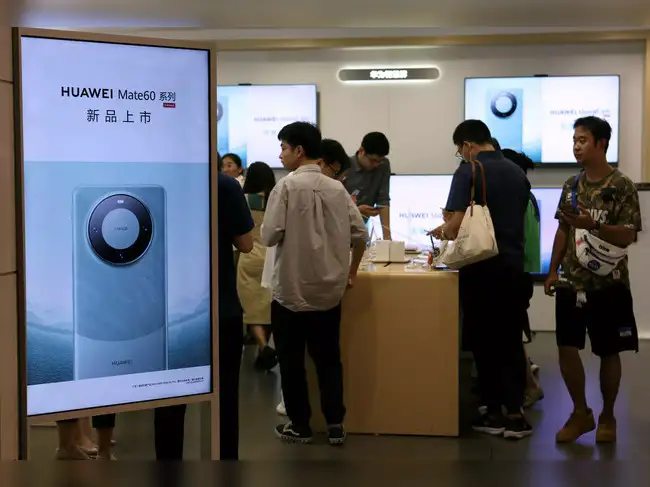 huawei: China's Huawei launches Mate 60 Pro+ smartphone for presale ...