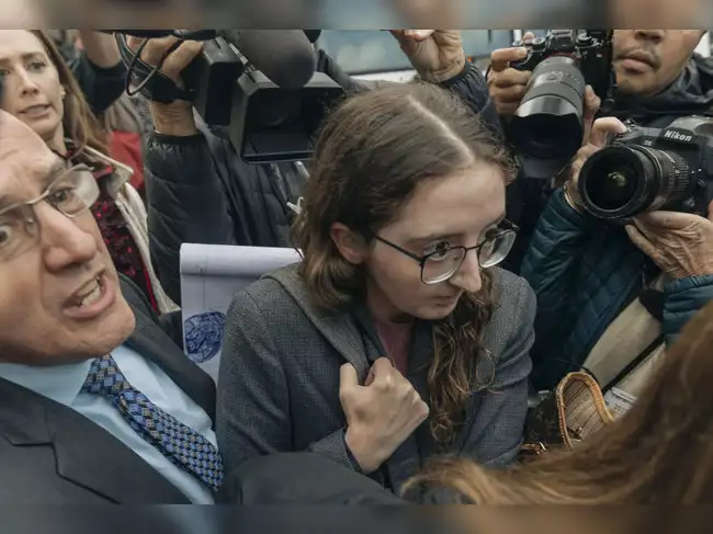 Sam Bankman-Fried directed fraud on FTX customers, Caroline Ellison ...