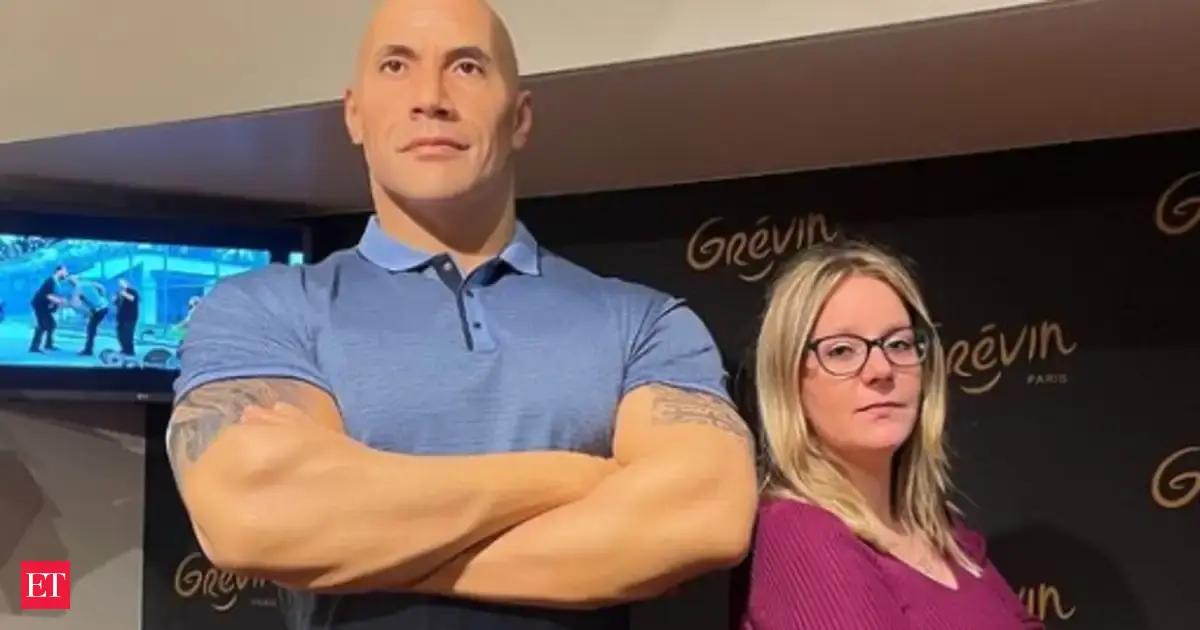 Dwayne Johnson: Dwayne Johnson makes history as first wrestler honored ...