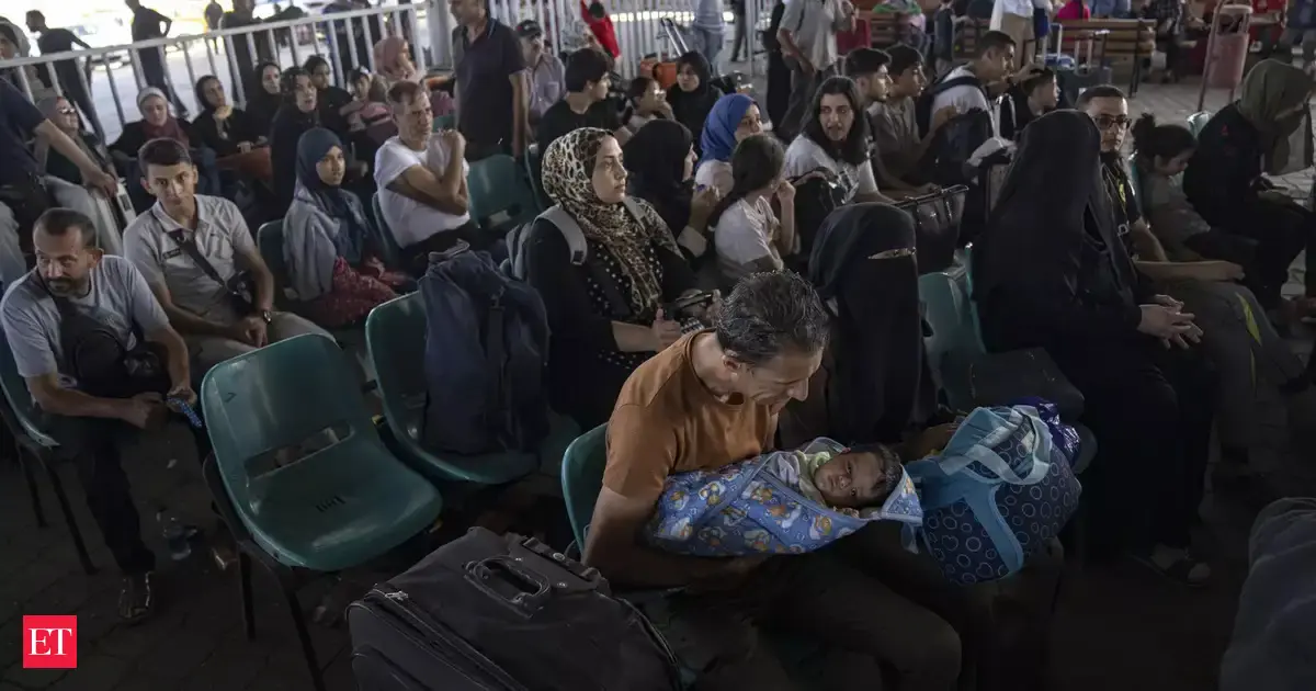 gaza: Confusion, frustration and hope at Gaza's border with Egypt as ...