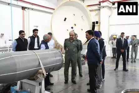 India News Live Updates: Congress leader Priyanka Gandhi Vadra meets ...