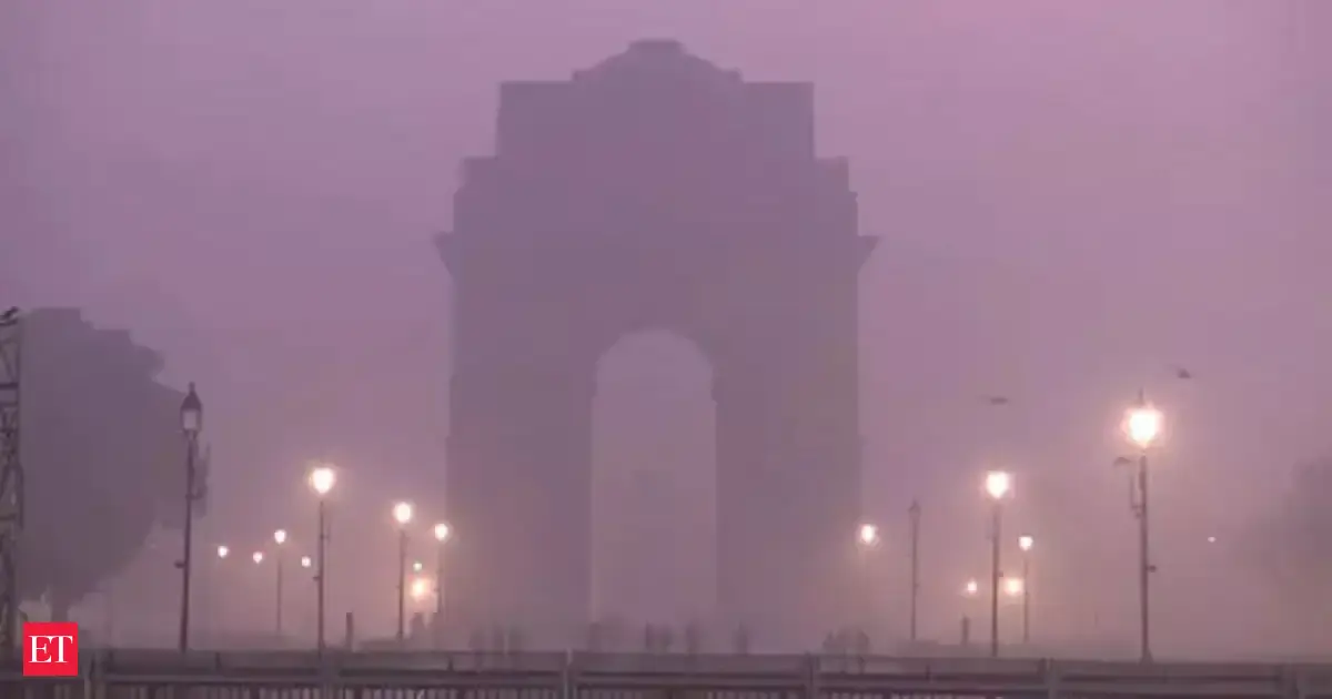 delhi fog: Delhi: Dense fog causes visibility woes; flight and train ...
