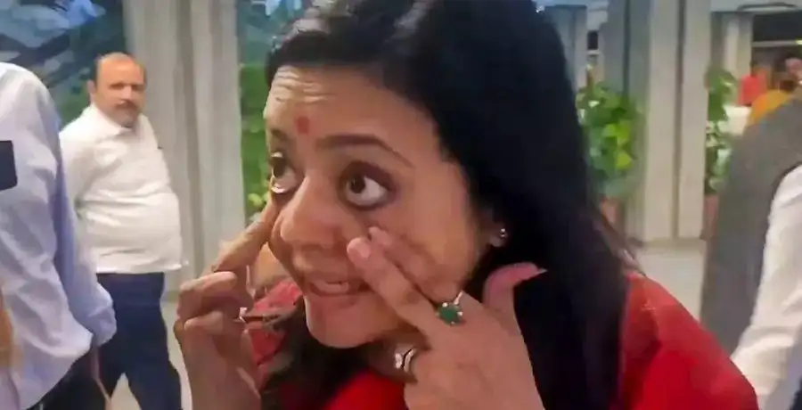 Educational qualifications of Mahua Moitra | EconomicTimes